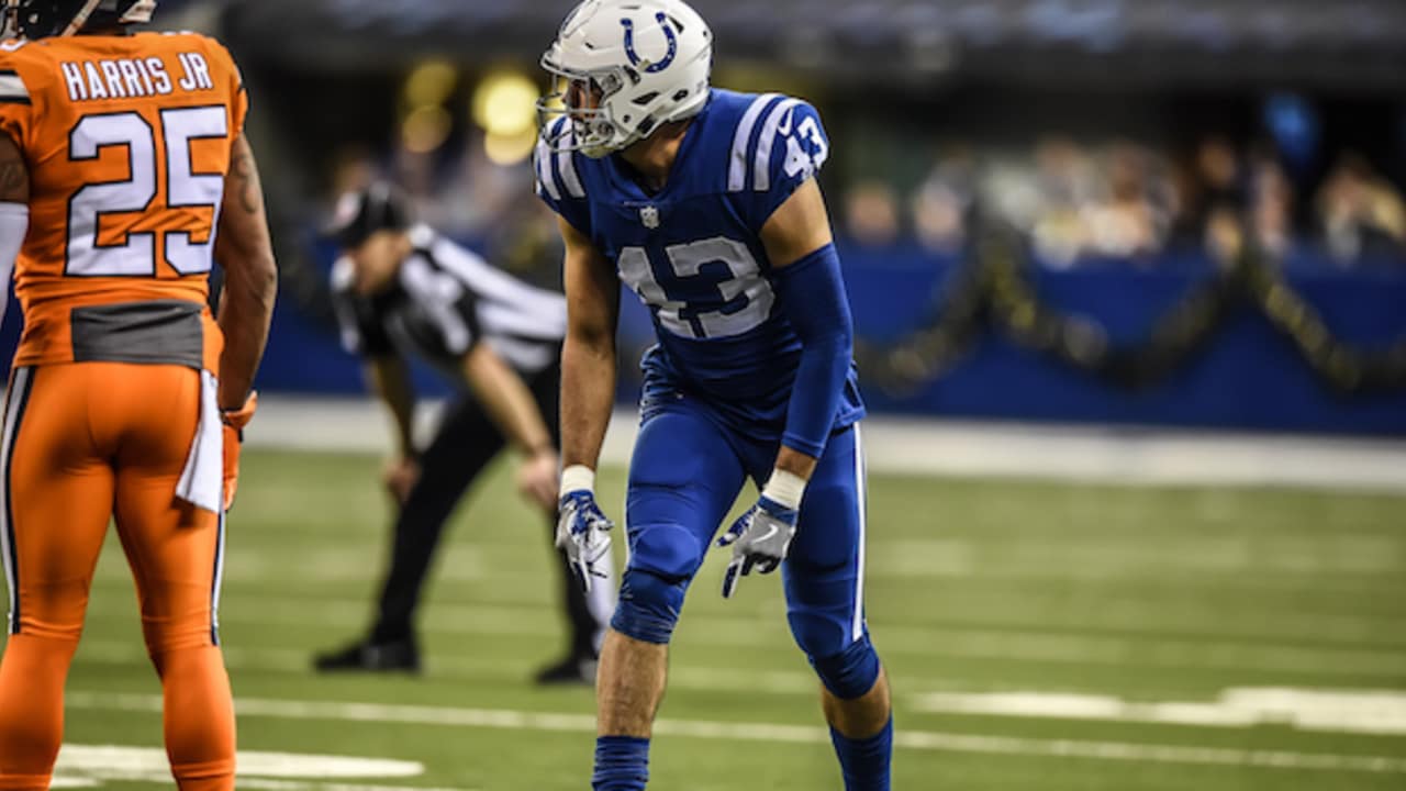 Who’s Ross Travis, You Ask? Let His Play Do The Talking