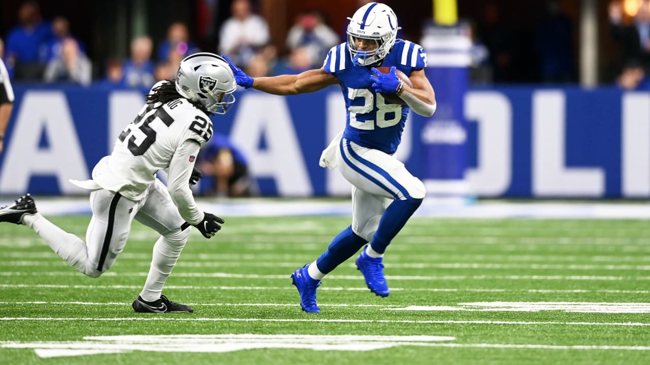 Game Photos: Colts vs. Raiders, Week 17