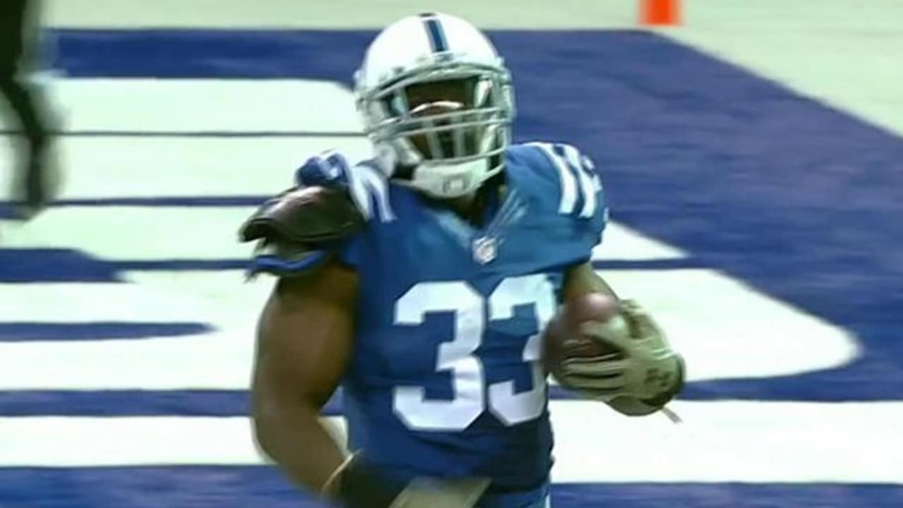 Highlights: Robert Turbin rushes for a 1-yard TD