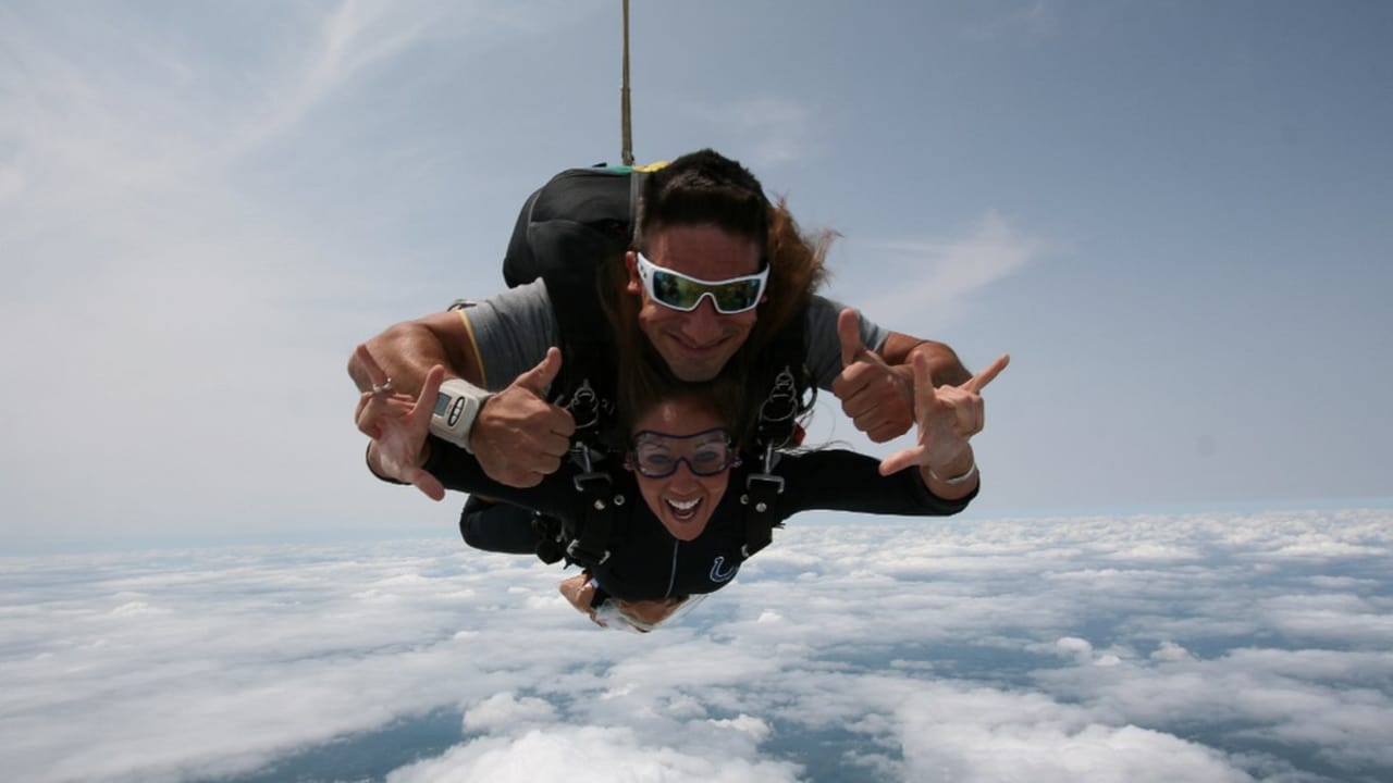 Cheerleaders Skydive Adventure!