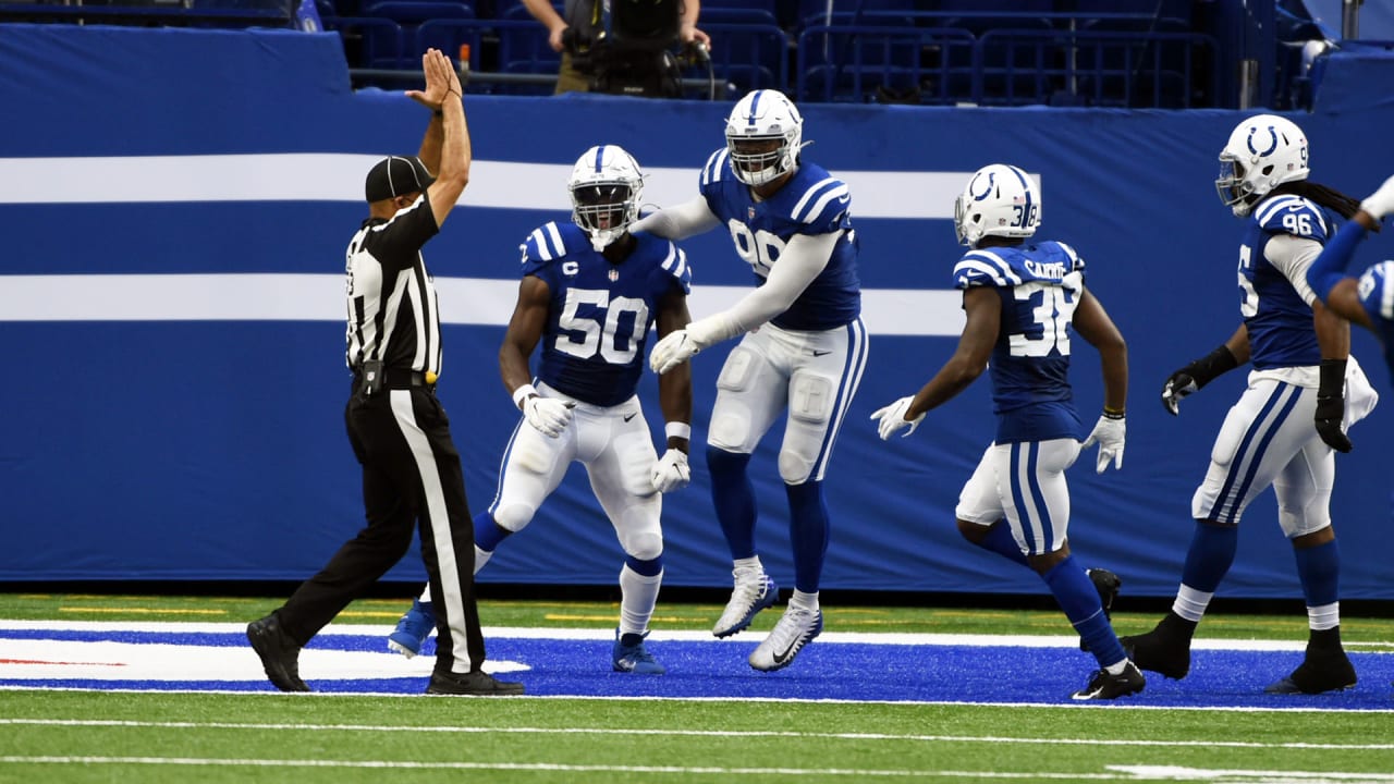 HIGHLIGHT | Justin Houston Wraps Up Sam Darnold For Safety