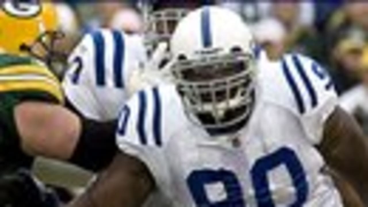 COLTS RE-SIGN MUIR