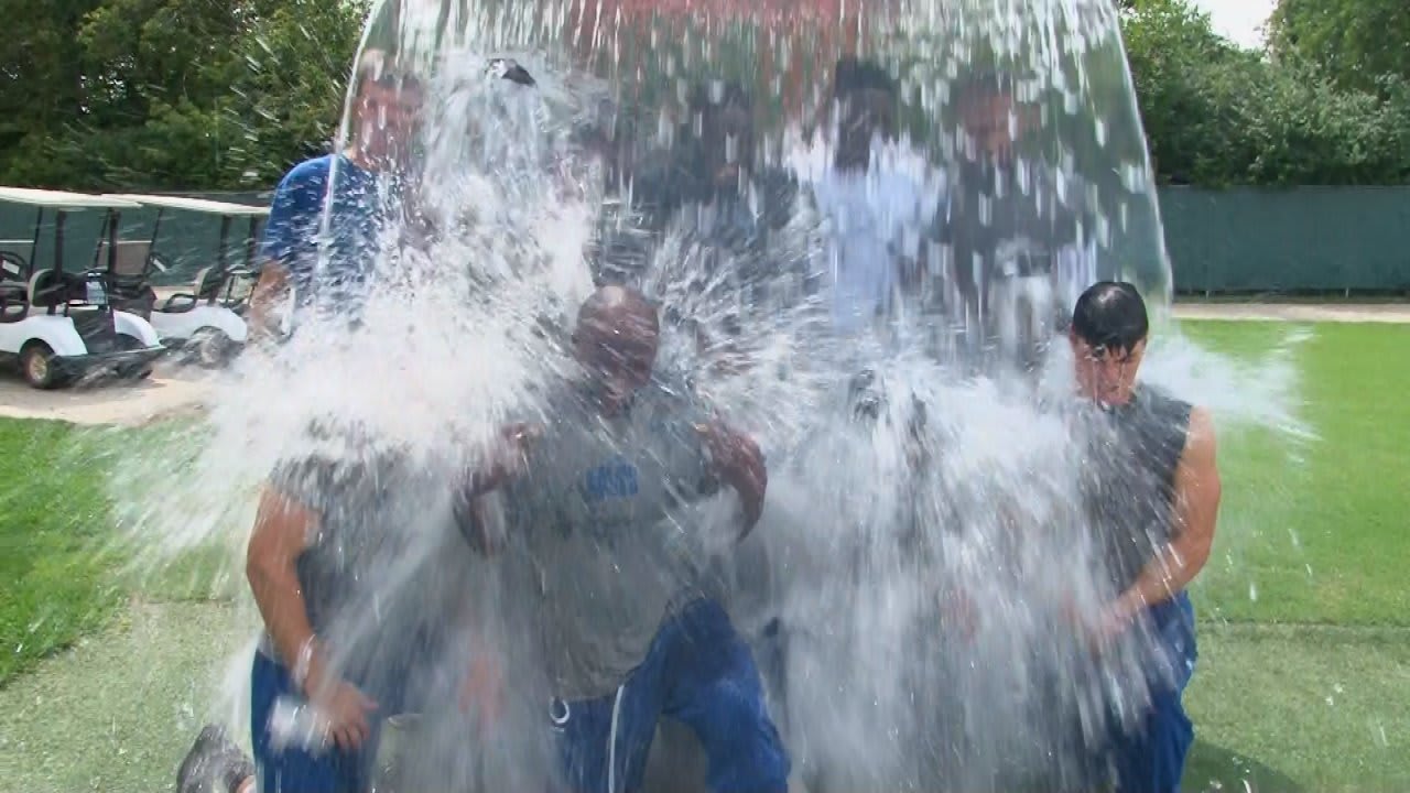 Wide Receivers Complete ALS Ice Bucket Challenge