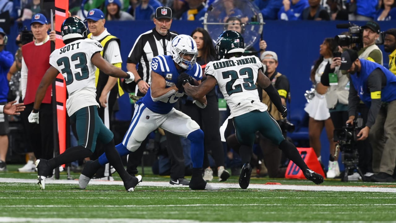 HIGHLIGHT | Jonathan Taylor's stiff-arm strength is evident on 11-yard ...