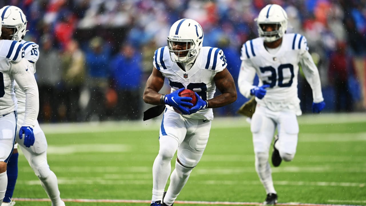 HIGHLIGHT | T.J. Carrie Recovers Isaiah McKenzie's Fumble