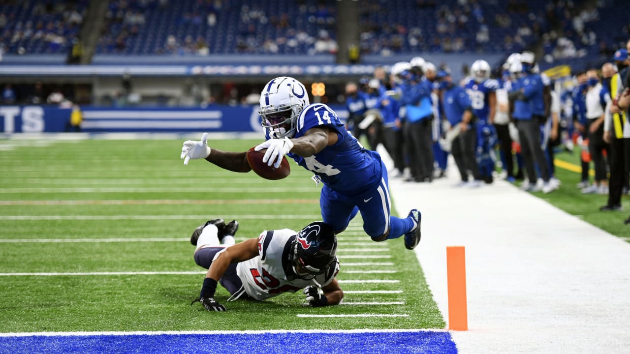 HIGHLIGHT | Zach Pascal Stretches For 5-Yard Touchdown