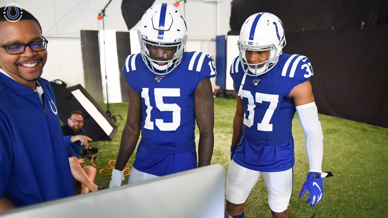 2019 Rookie Photo Shoot - Behind The Scenes