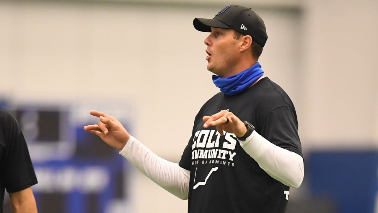 Colts quarterback Philip Rivers takes the field with his new teammates ...