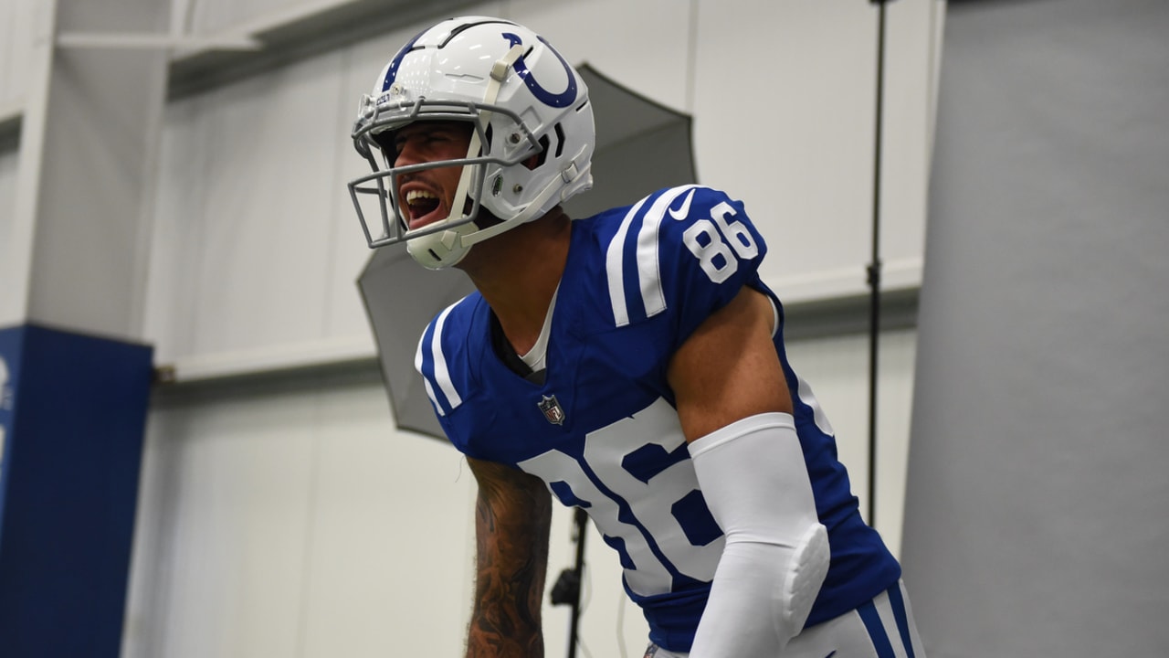 Behind The Scenes: New Uniform Photo Shoot