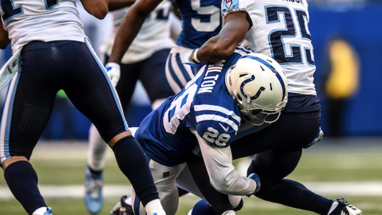 Cornerback Chris Milton Signs Exclusive Rights Tender