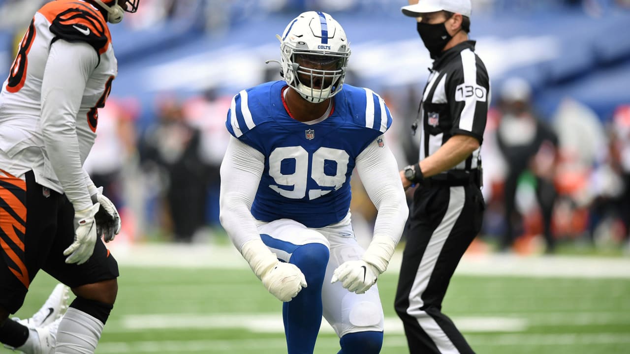 HIGHLIGHT | DeForest Buckner's Swim Move Leads To Sack