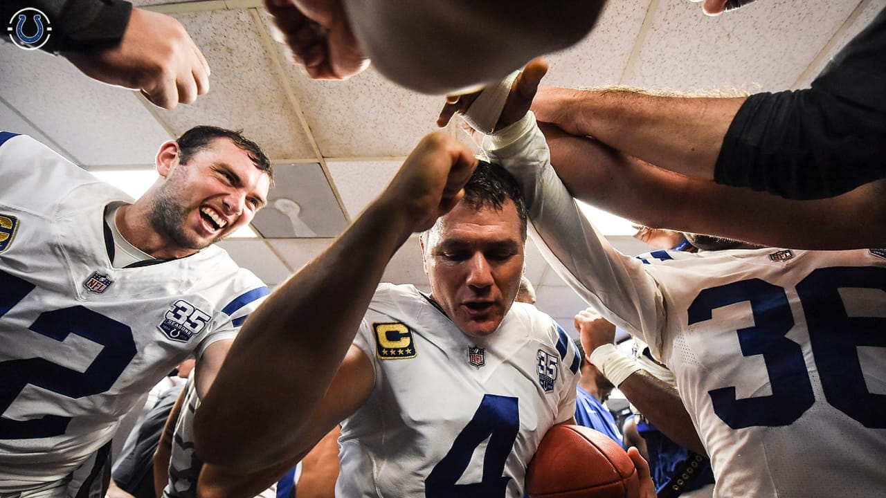 PHOTOS: Colts @ Raiders 2018 - LOCKER ROOM CELEBRATION
