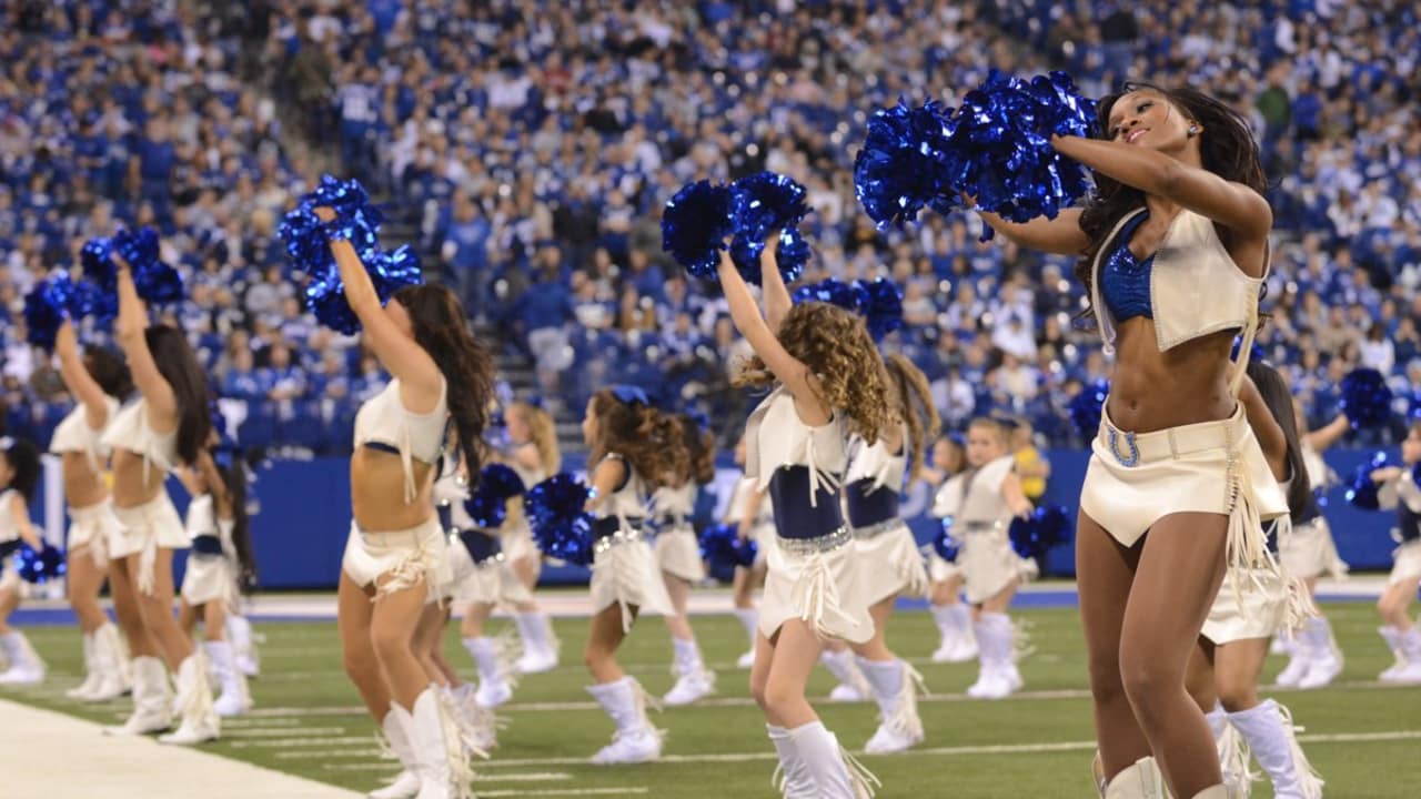 Cheer Holiday Halftime Show