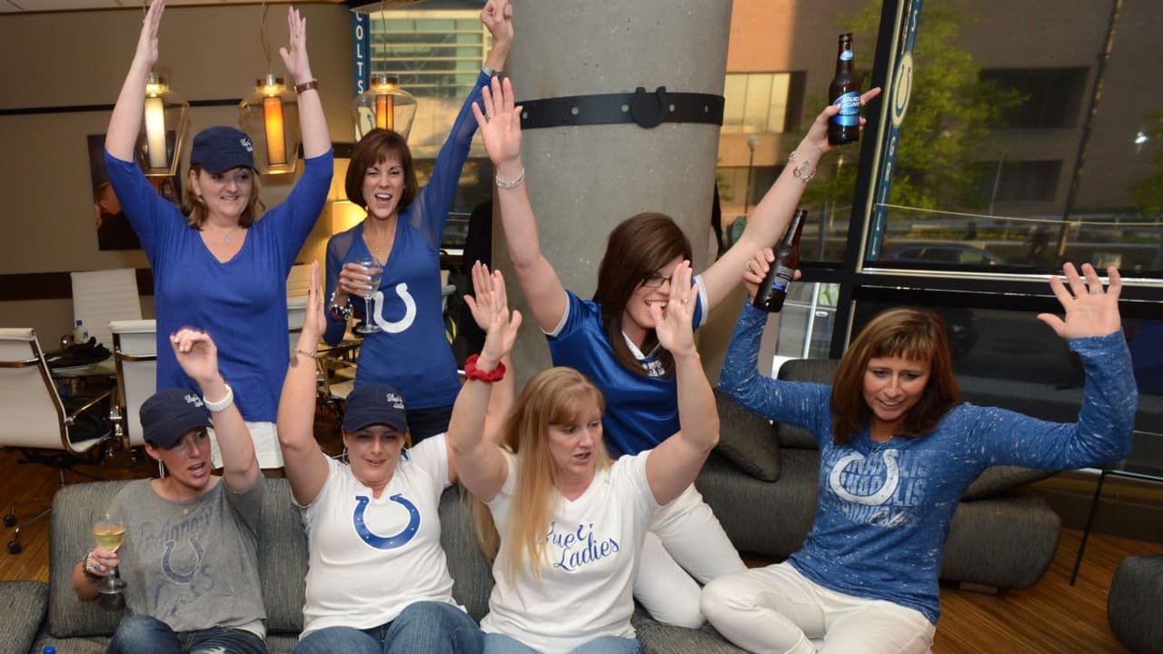 TUESDAY'S TOP 10 PHOTO GALLERY - BLUE LADIES