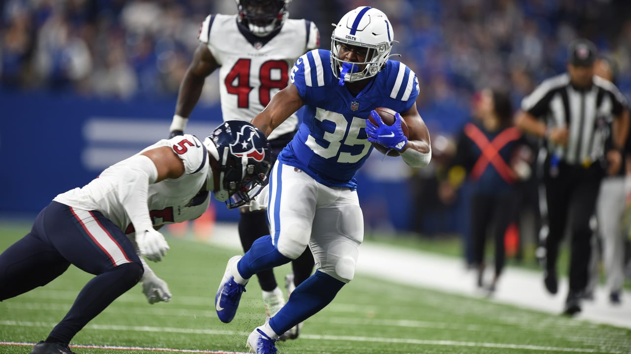 HIGHLIGHT | Deon Jackson snakes through defenders on 13-yard run