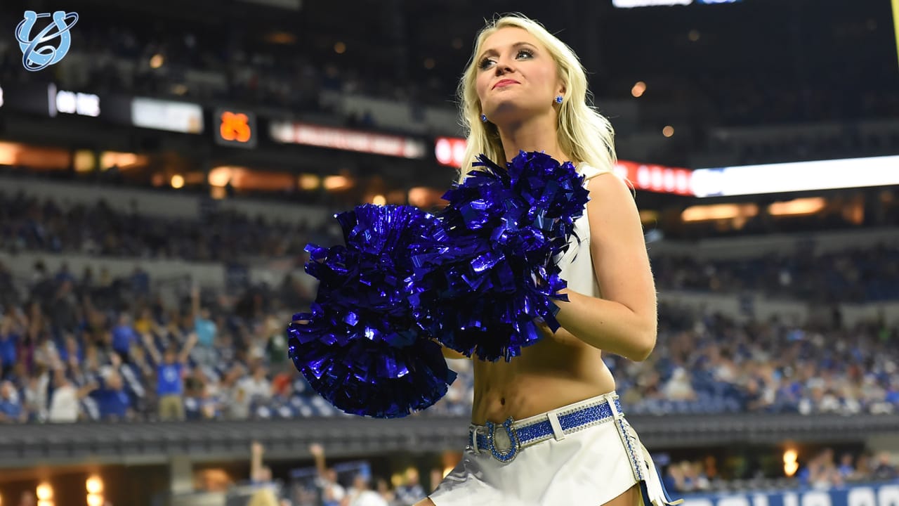 PHOTOS: Cheerleader of the Week: SARAH S. (Game Day)