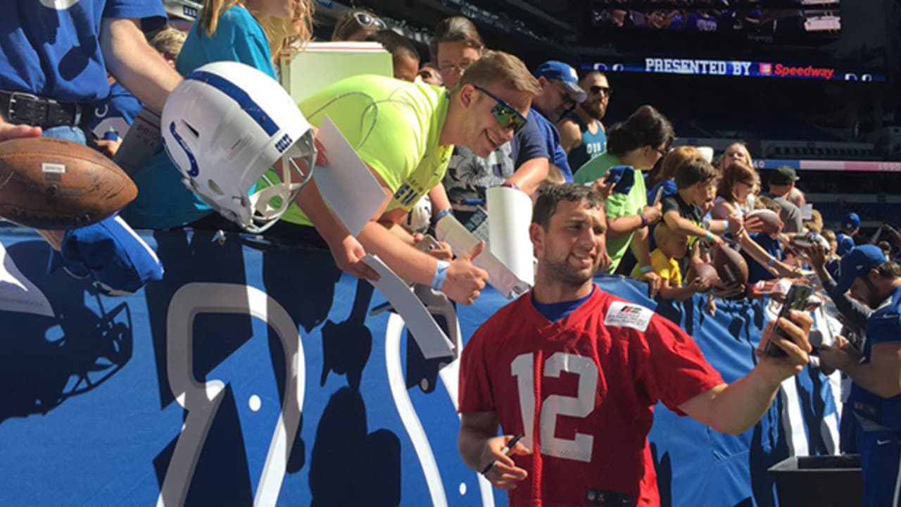 Colts Continue Contract Talks With Andrew Luck