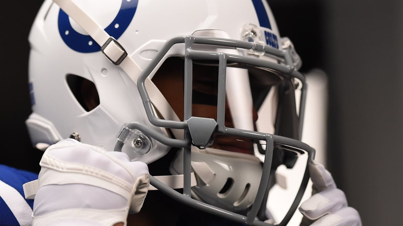 2016 Colts Photo Garage - WINSTON GUY