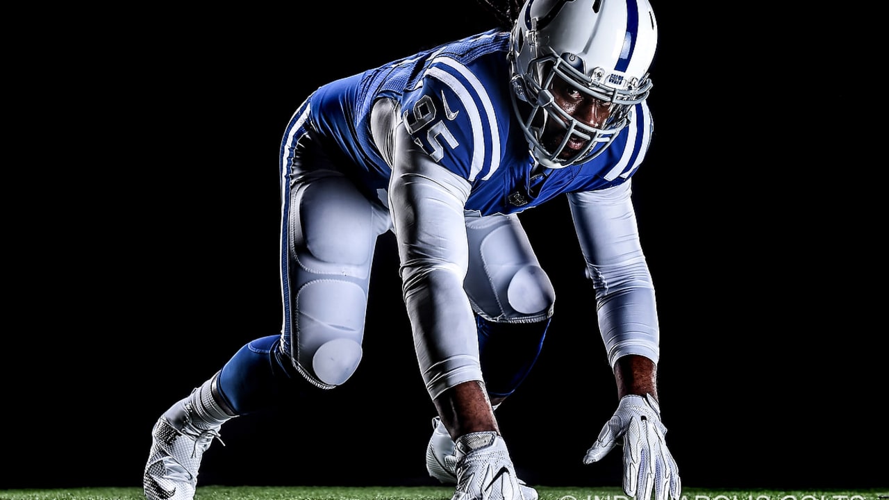 DENICO AUTRY - #95 DT/DE 6-5 270lbs 5yrVet Mississippi State