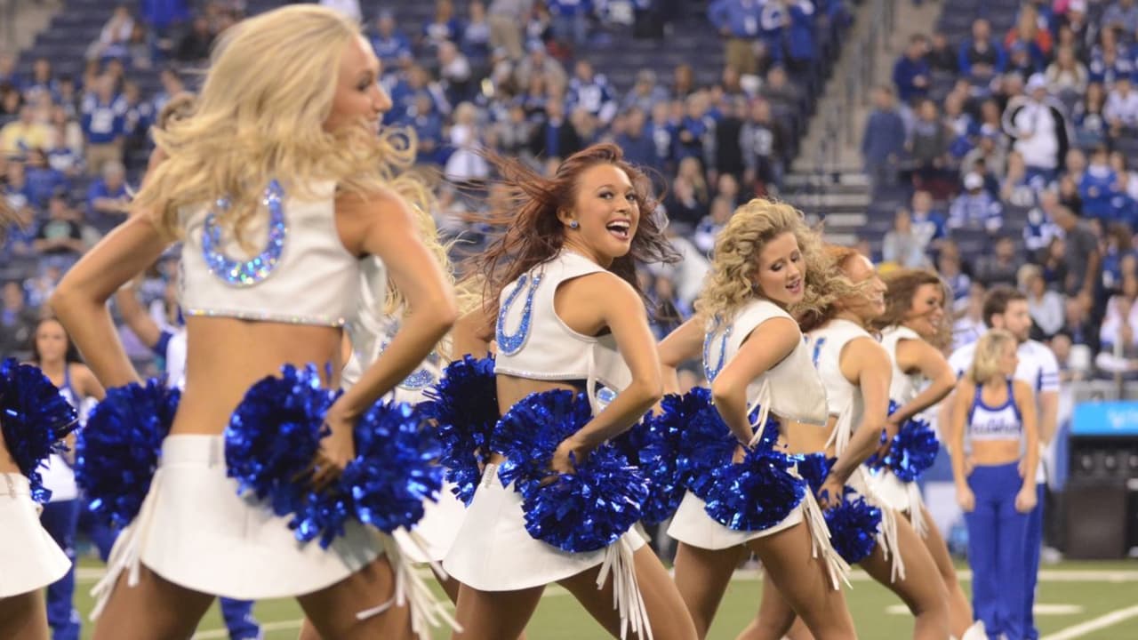 Cheerleaders Game Day Photos