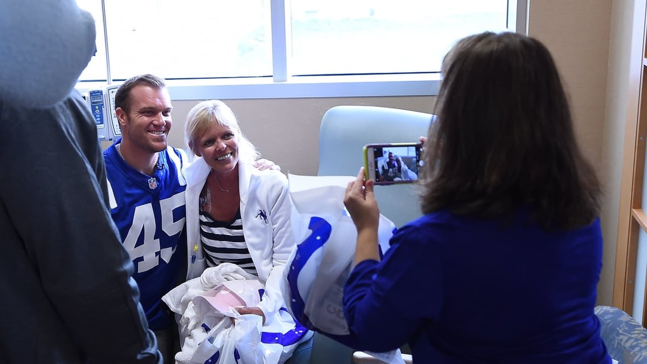 Colts visit IU Health Simon Cancer Center
