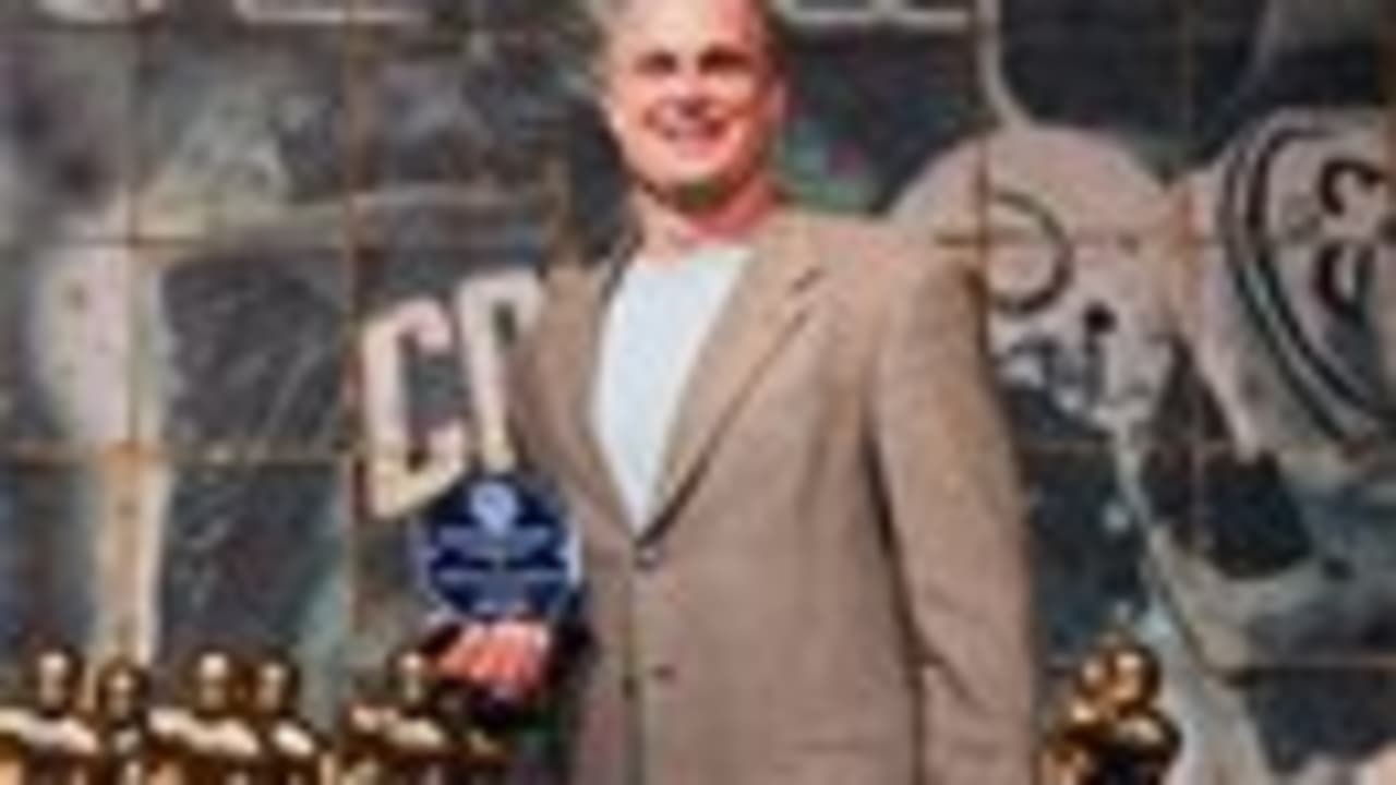 Former Colts Safety Mike Prior Earns Contribution To Amateur Football Award
