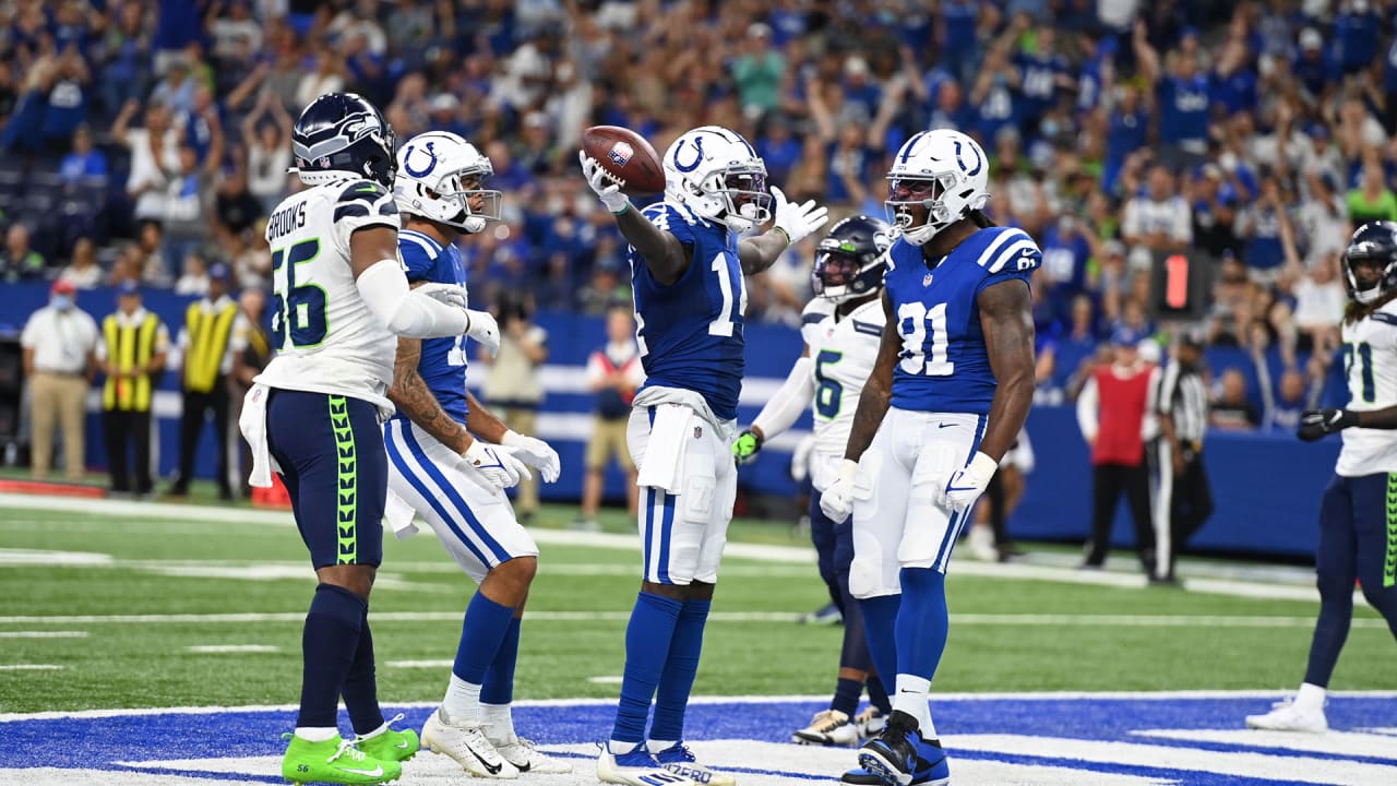 HIGHLIGHT | Zach Pascal Catches 10-Yard Touchdown From Carson Wentz