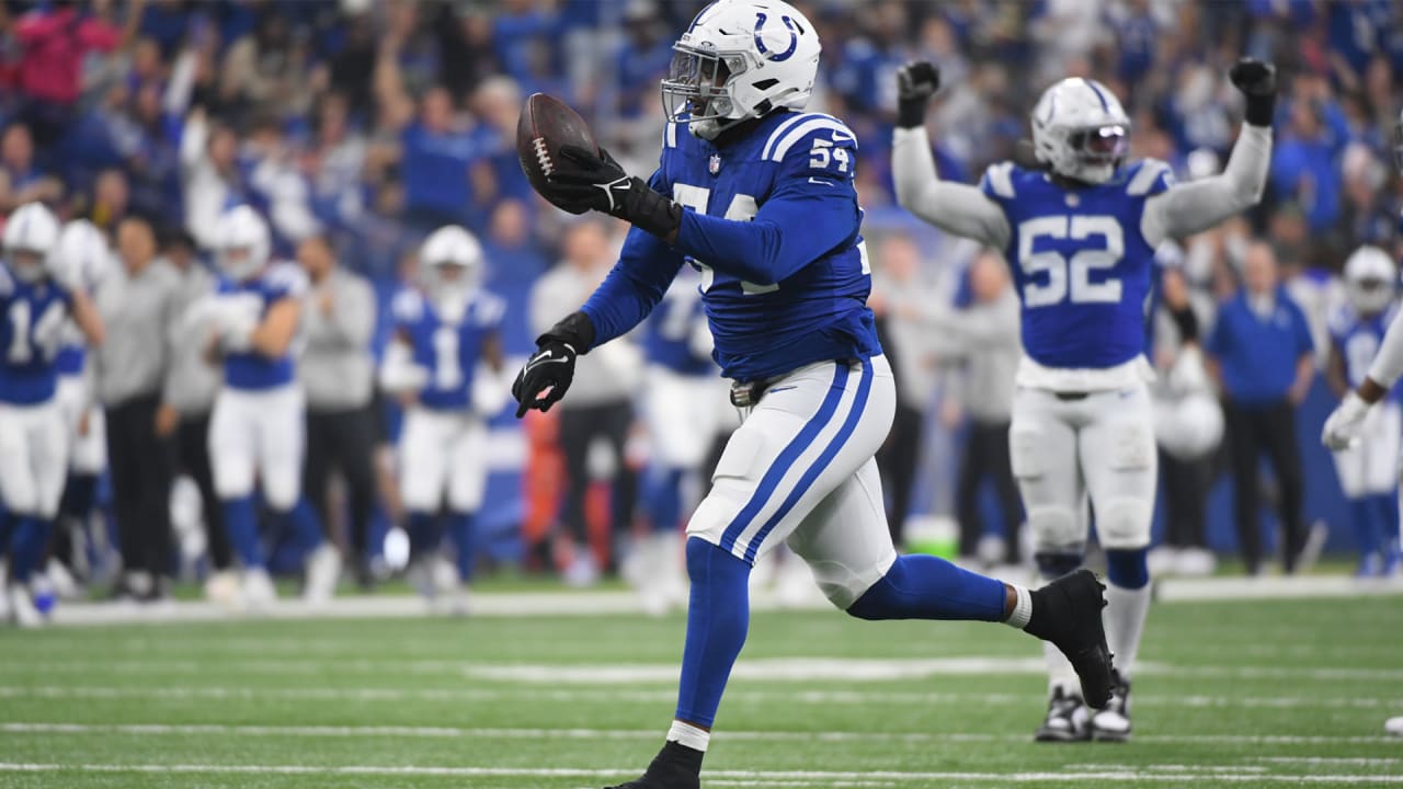 HIGHLIGHT | Dayo Odeyingbo recovers Derek Carr fumble following ... HIGHLIGHT | Dayo Odeyingbo recovers Derek Carr fumble following ...
