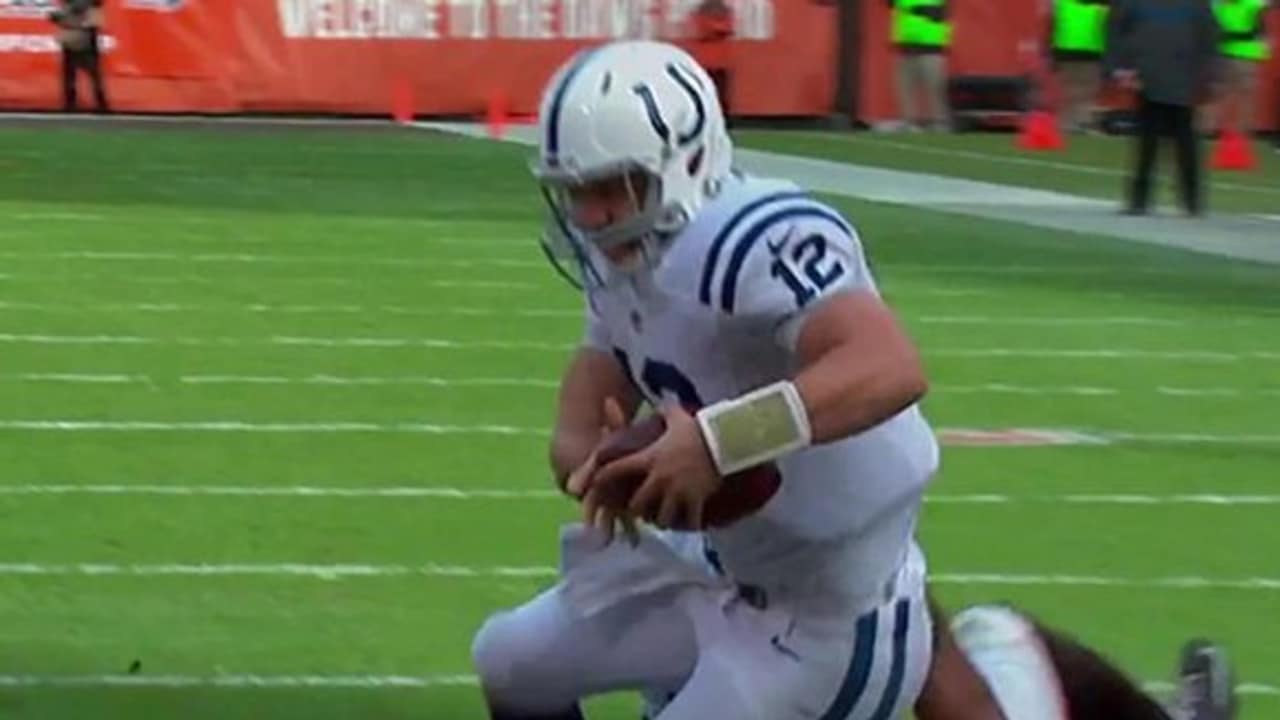 Andrew Luck scrambles for the 11-yard touchdown