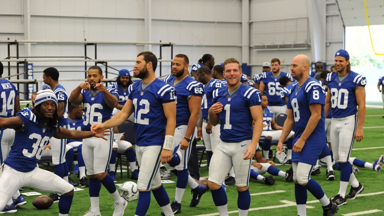 2014 Team Picture Day - CANDIDS