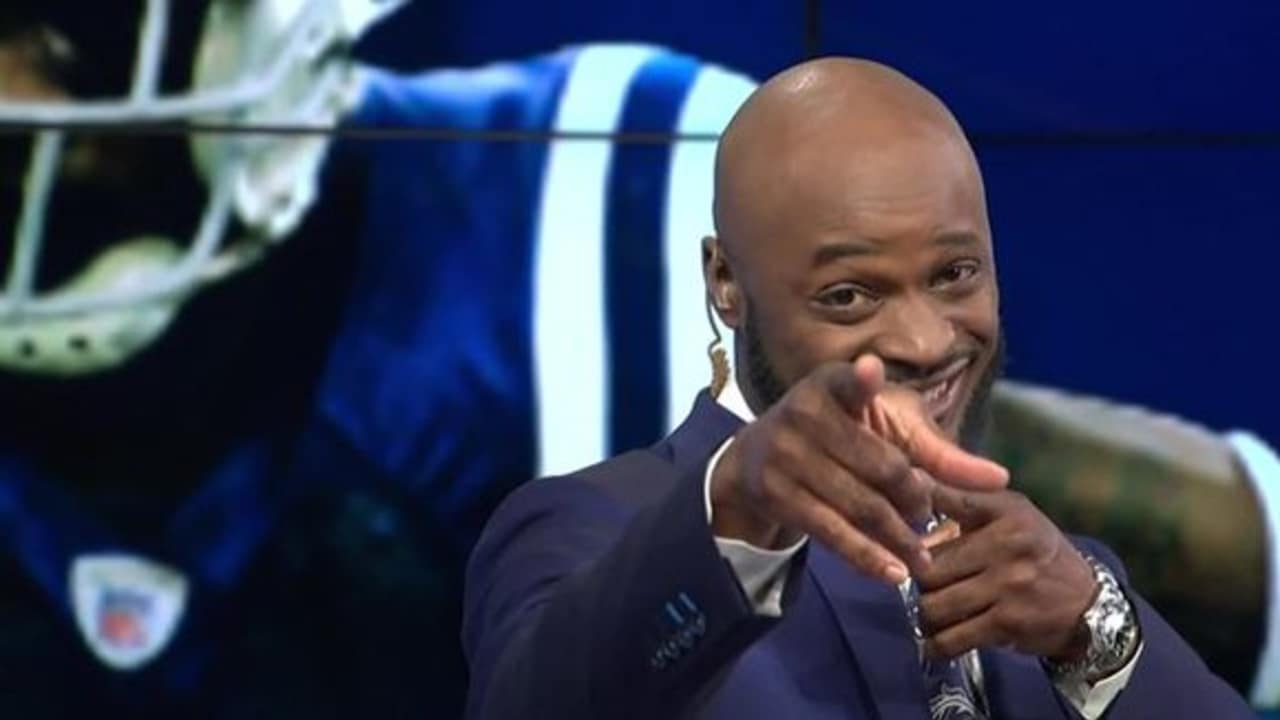 Reggie Wayne reacts to being inducted into Indianapolis Colts' Ring of ...