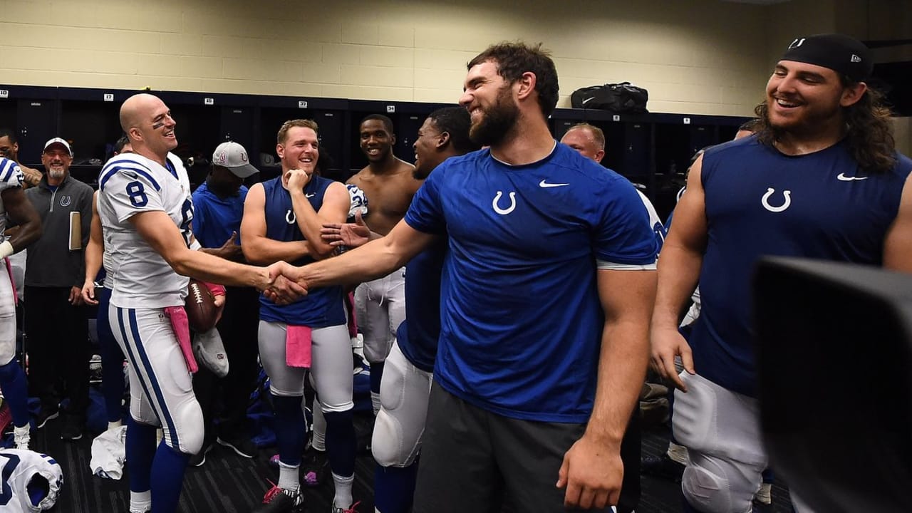 Colts @ Titans 2015 - LOCKER ROOM