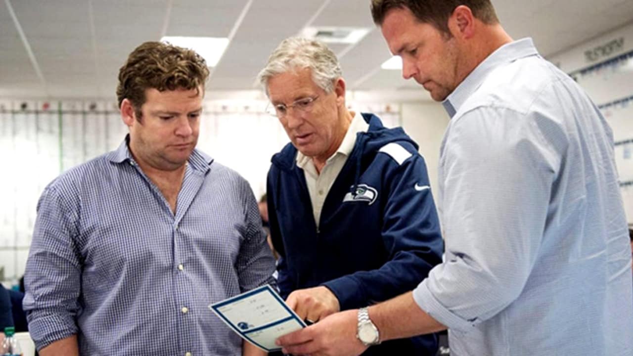 Colts To Interview Seahawks Co-Director Of Player Personnel Scott Fitterer