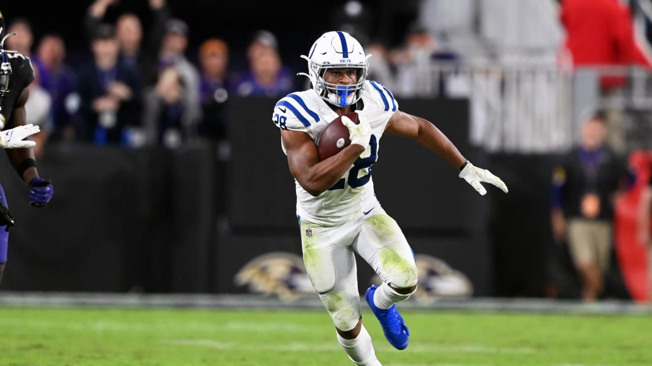 HIGHLIGHT | Jonathan Taylor Goes Over 100 Yards Receiving