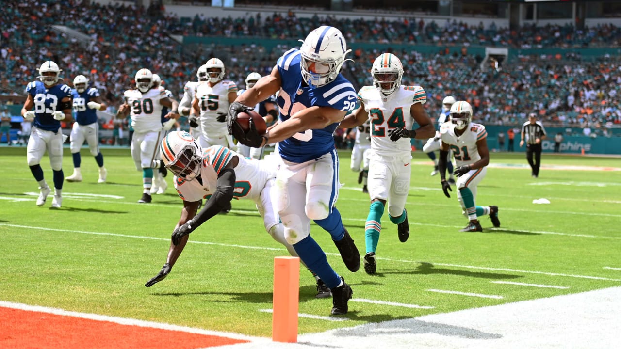 HIGHLIGHT | Jonathan Taylor Rushes For 23-Yard Touchdown