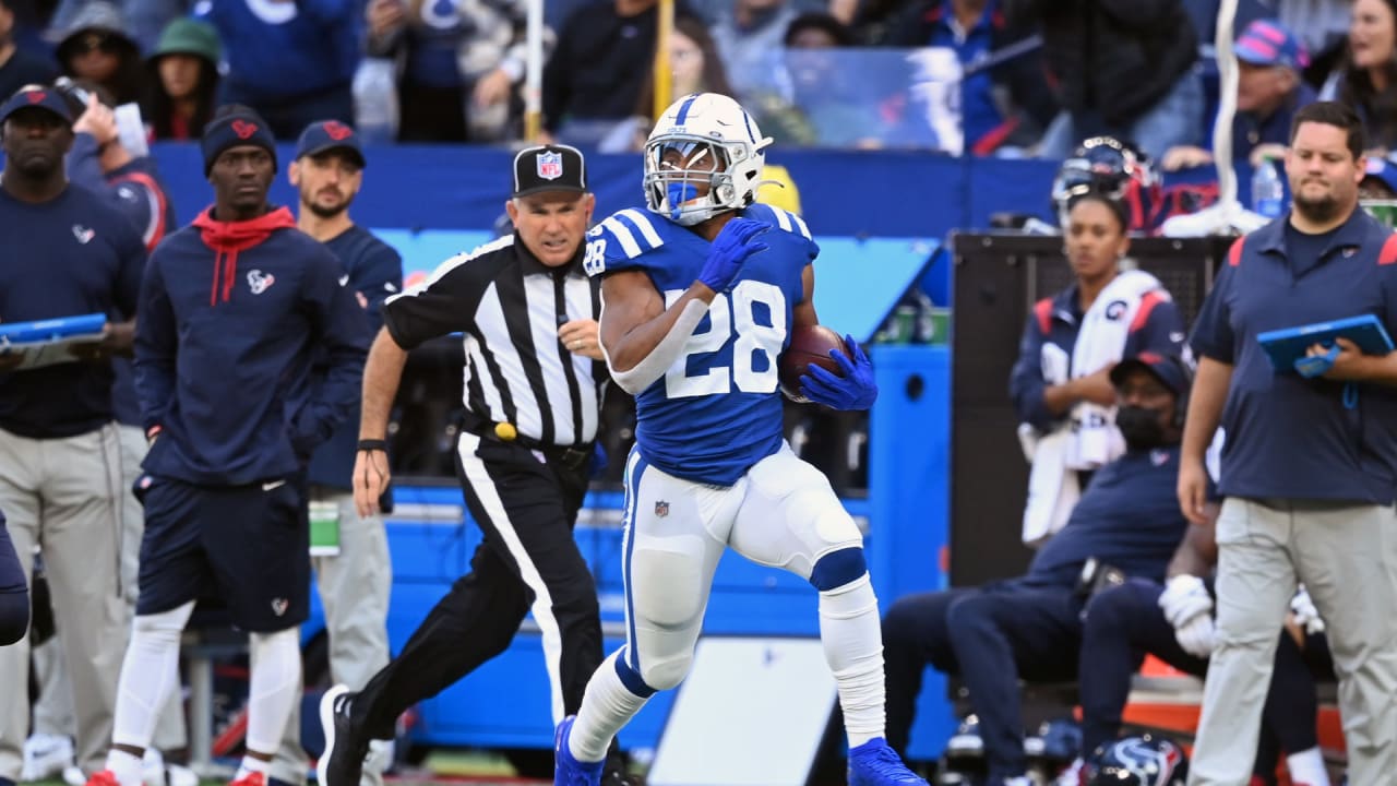 HIGHLIGHT | Jonathan Taylor Shows Sprinter Speed On 83-Yard Run