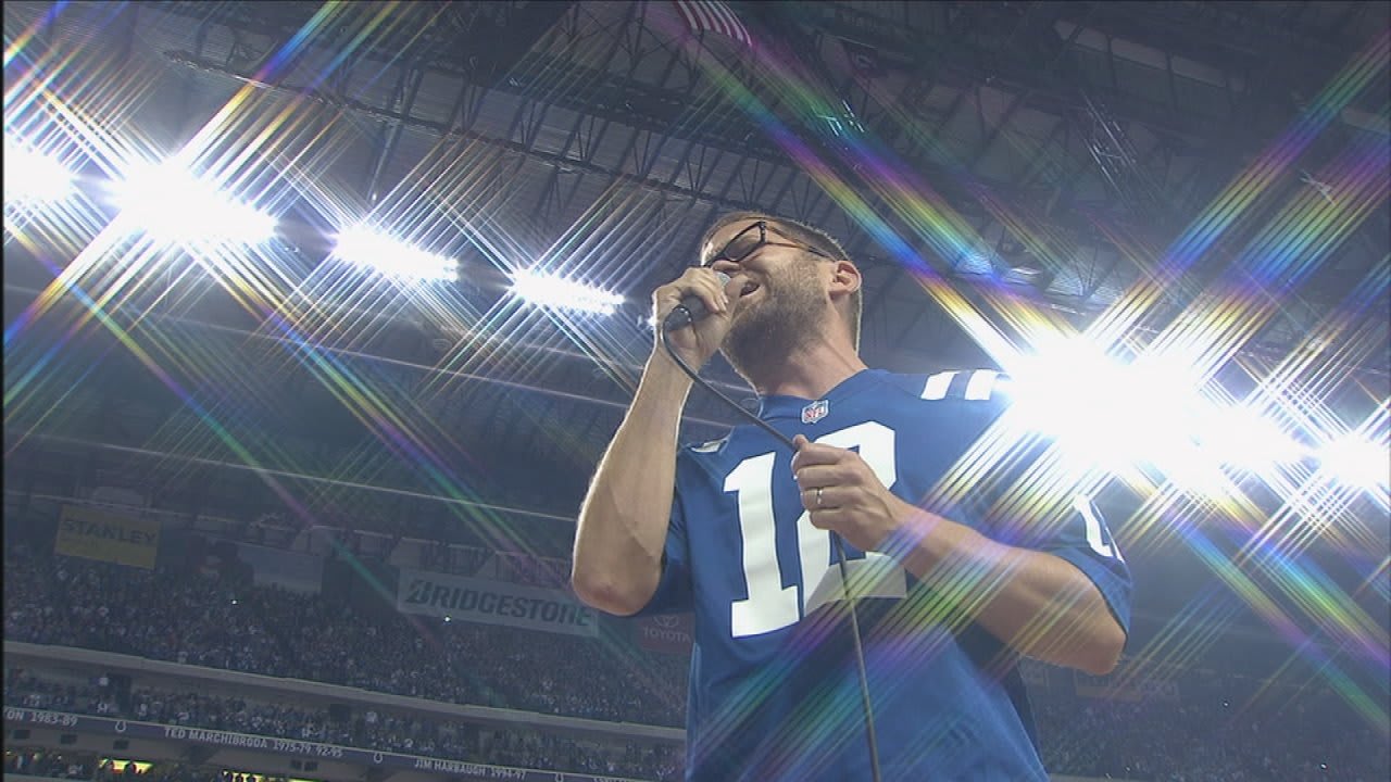 National Anthem: Eagles vs. Colts