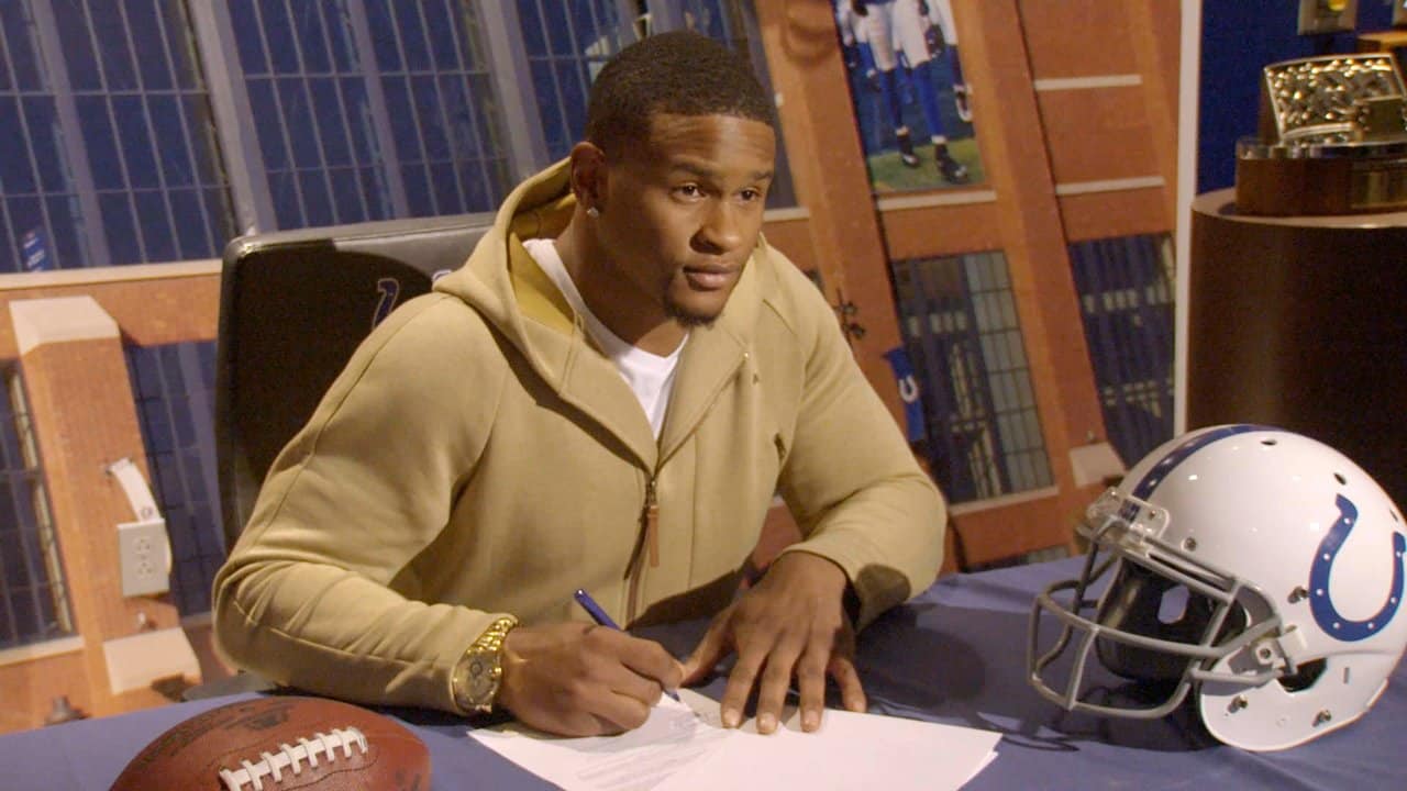 TE Brandon Williams glad to be back in the midwest