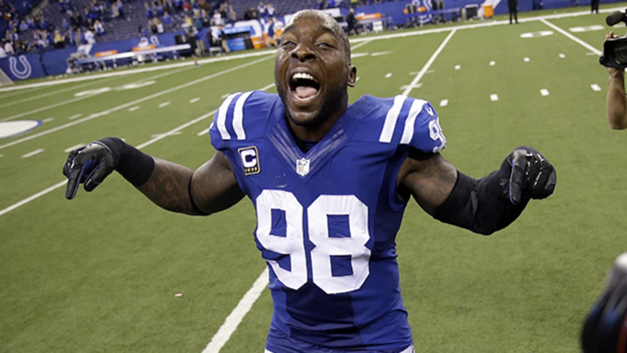 Robert Mathis Wants To Stay Around Colts