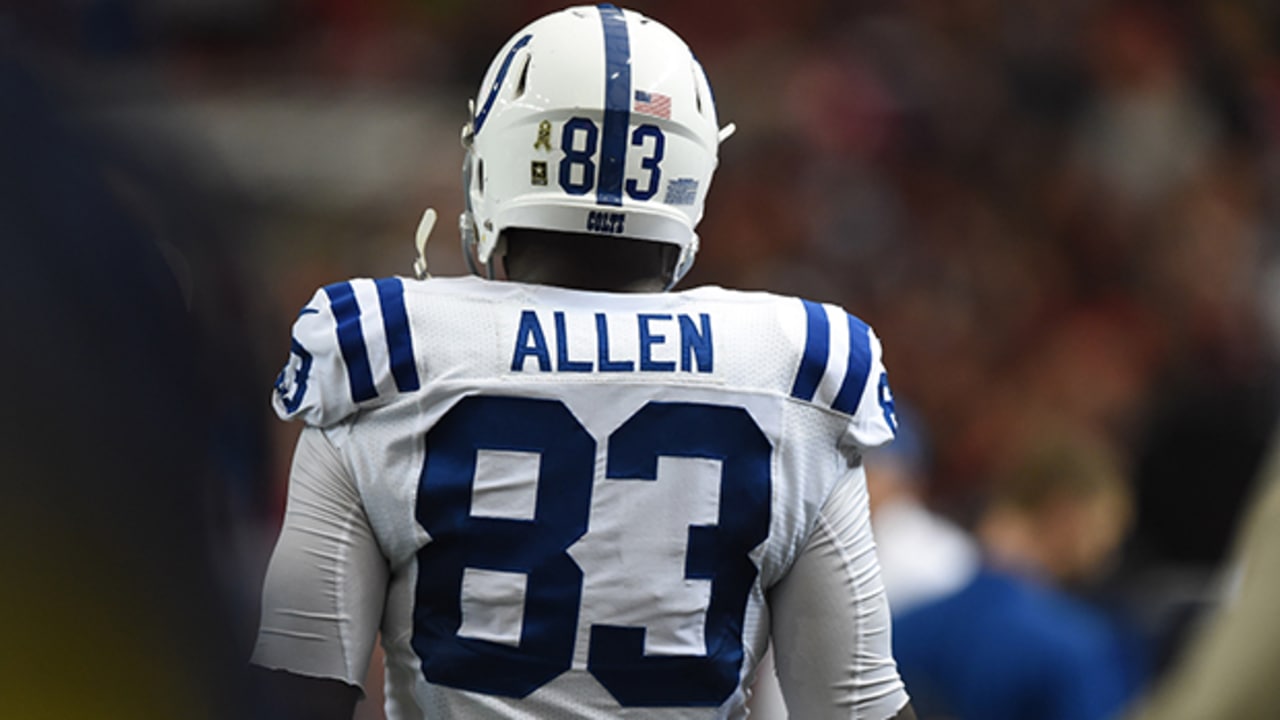 Dwayne Allen Explains Why He Takes A Knee At The End Of National Anthem
