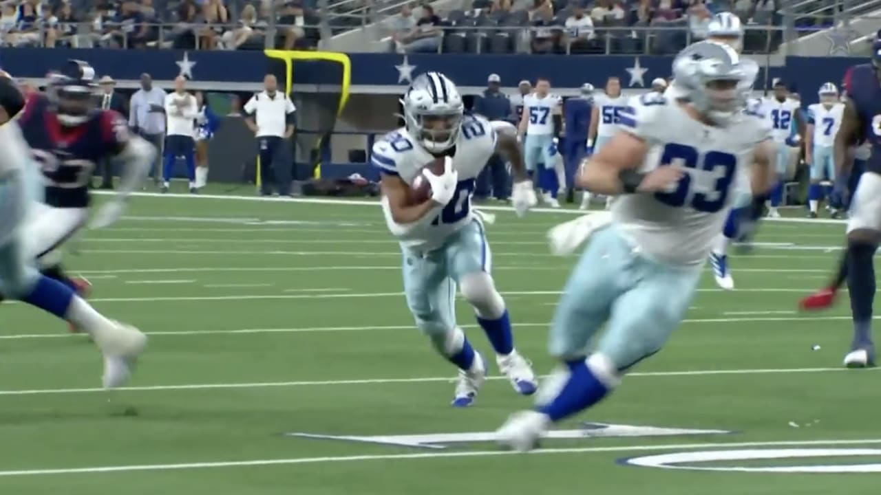 Tony Pollard Sets Up Blockers on TD Catch and Run