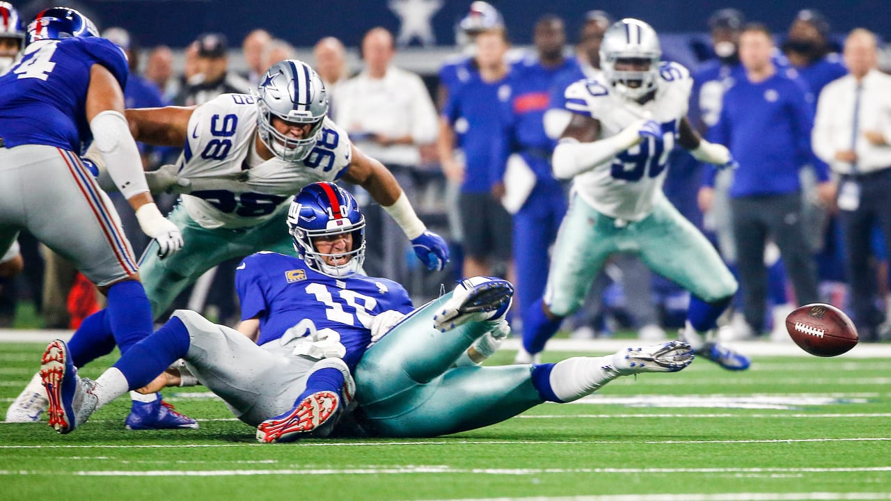 Aggressive Dallas Defense Hosts A Sack Party