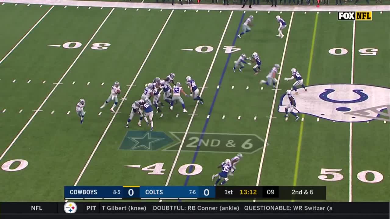 Zeke Goes Way Up To Hurdle Desir For First Down