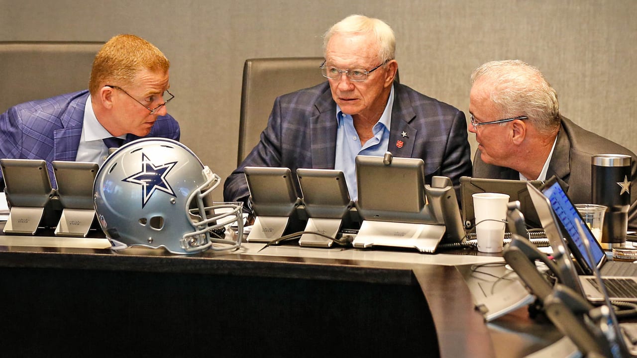 Notes: Figuring Out The O-Line’s Future; More