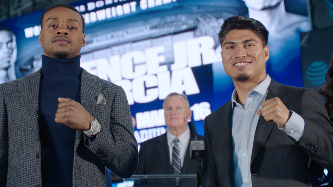 Undefeated Boxers Square Up at AT&T Stadium