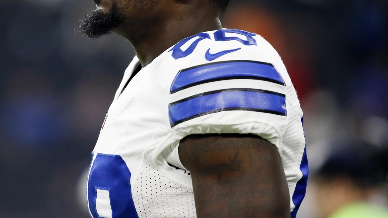 CowBuzz: Dez Gets A New Pet Monkey, Names it Dallas Bryant