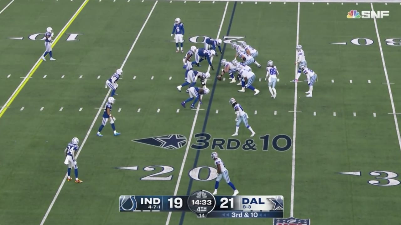 CeeDee Lamb Works the Middle for 17-yards