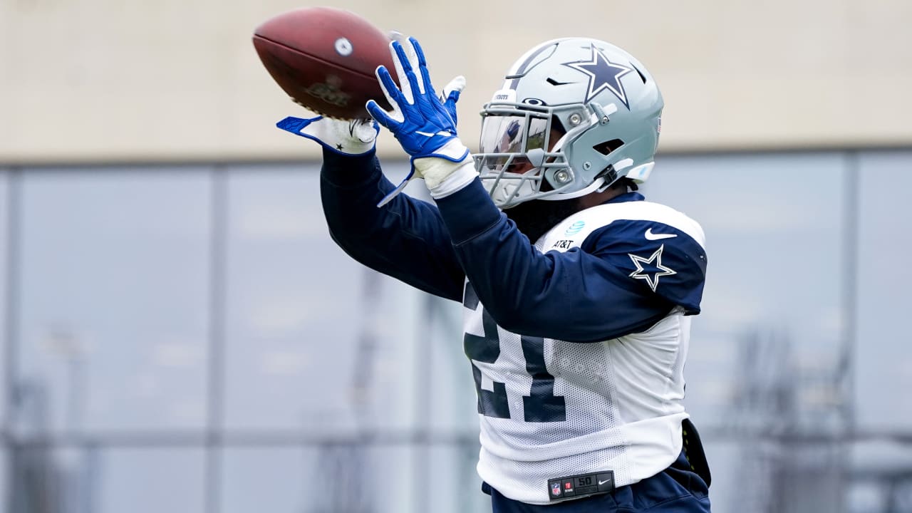 Zeke More Than Happy To Ride The Passing Game