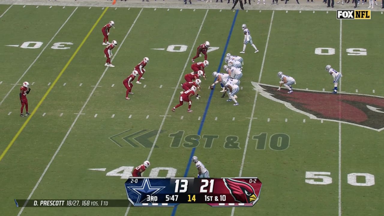 Tony Pollard Hops Away From Defense for 32-yards