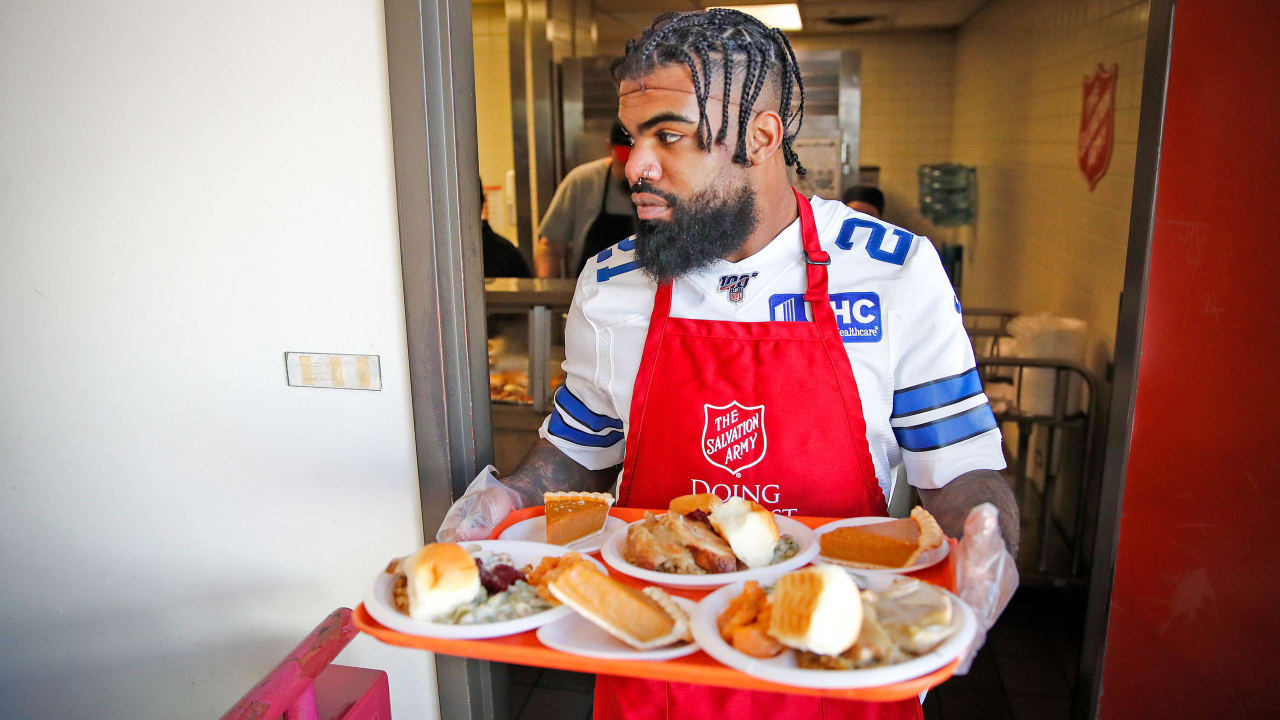 Ezekiel Elliott Eating Cereal Ezekiel Elliott Highlights "Feed Zeke"